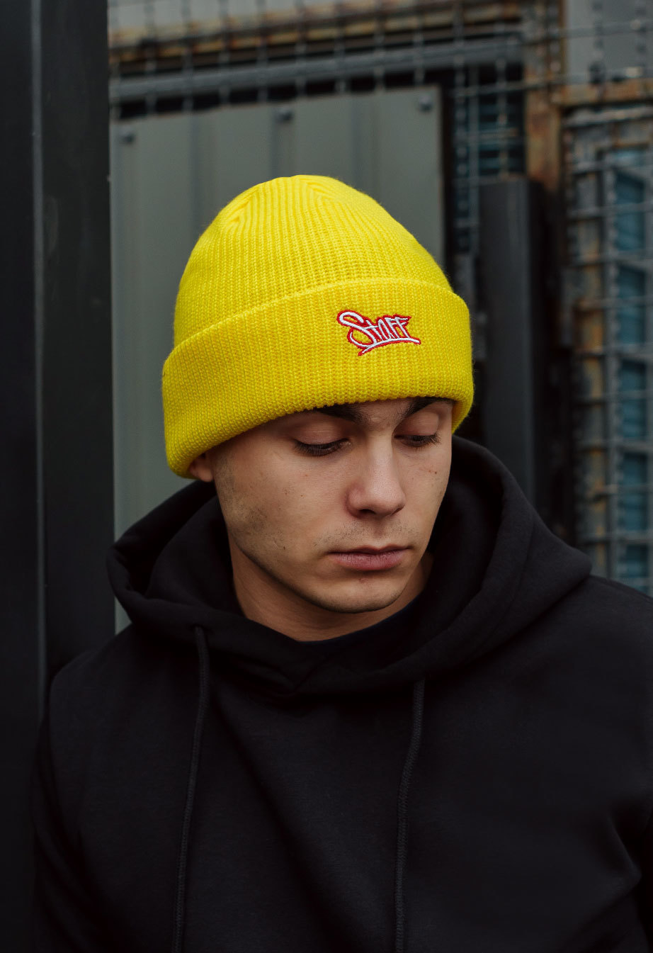 Czapka Staff 19 logo yellow